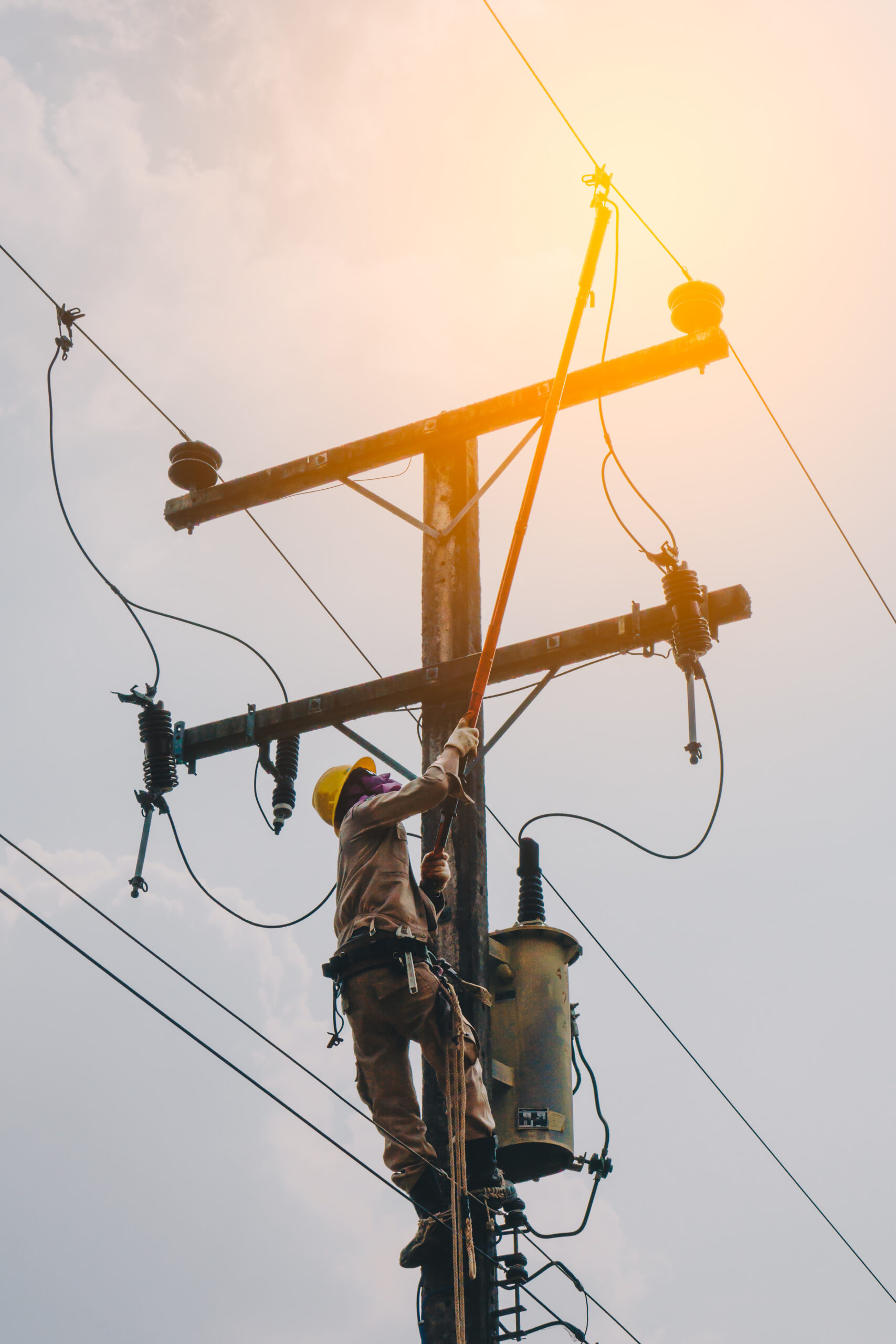 Wise Words to Work By from a Seasoned Lineman - DDIN